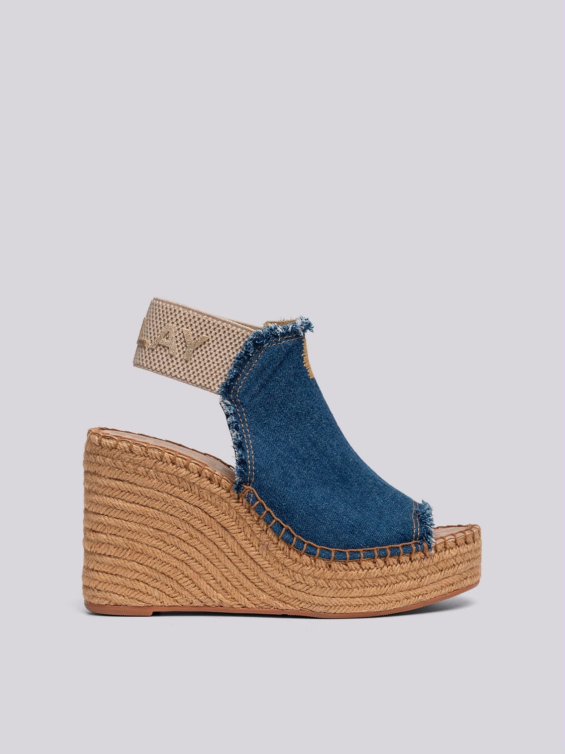 Premium Denim and Casualwear - Replay Official